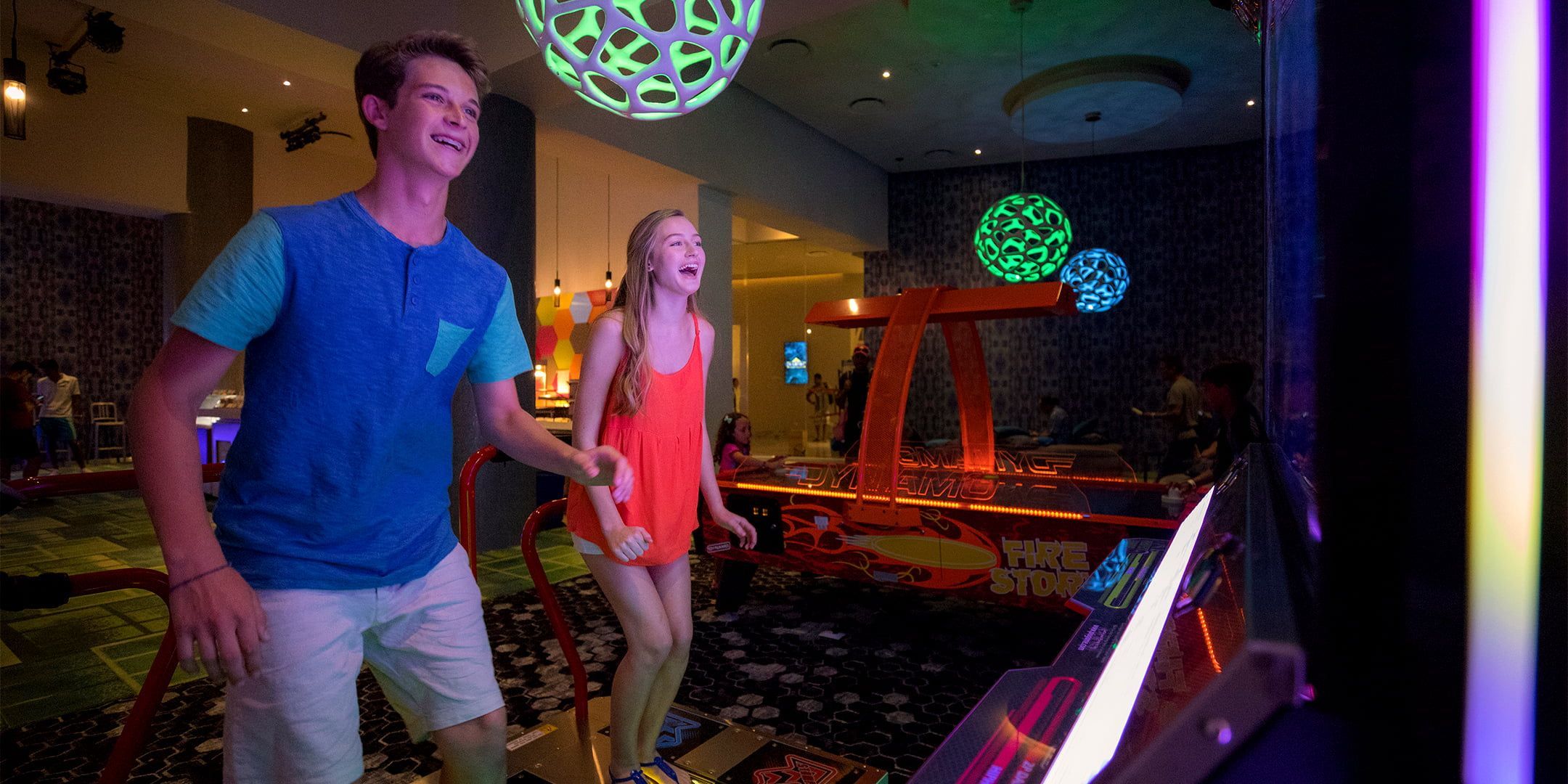 Wired Lounge Arcade | Moon Palace The Grand – Cancún®