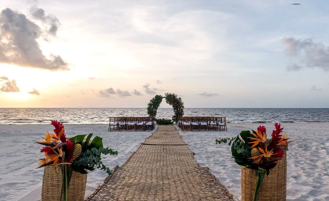 Moon palace resort wedding | Beachweddingtips.com